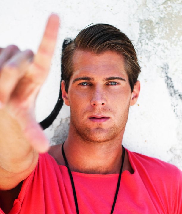 Last Night Basshunter Train Wrecked His Performance in New York [Video ...