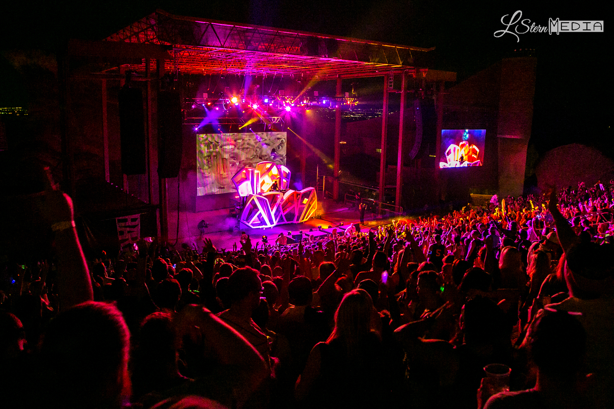 HARD Red Rocks: An Island of Misfit EDM Fans [Event Review] | RaverRafting